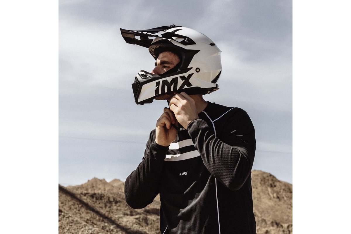 IMX FMX-02 GLOSS helma, WHITE helma | Moto oblečení a náhradní díly na ...